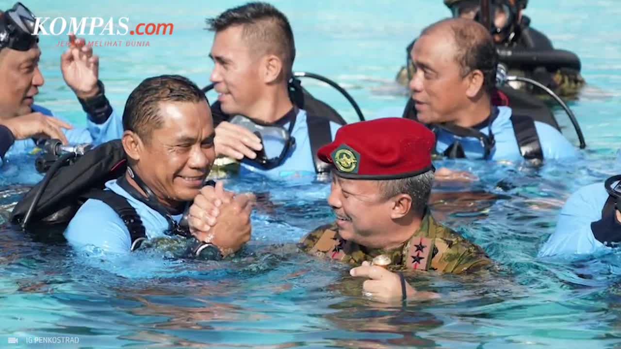 Berita Harian Brevet Kehormatan Manusia Katak Terbaru Hari Ini - Kompas.com