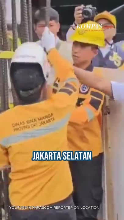 JAJANAN APA YANG SERING LO BELI KALO ABIS LARI DI GBK