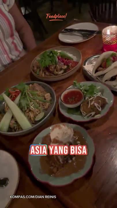 STROLLING AROUND BLOK M